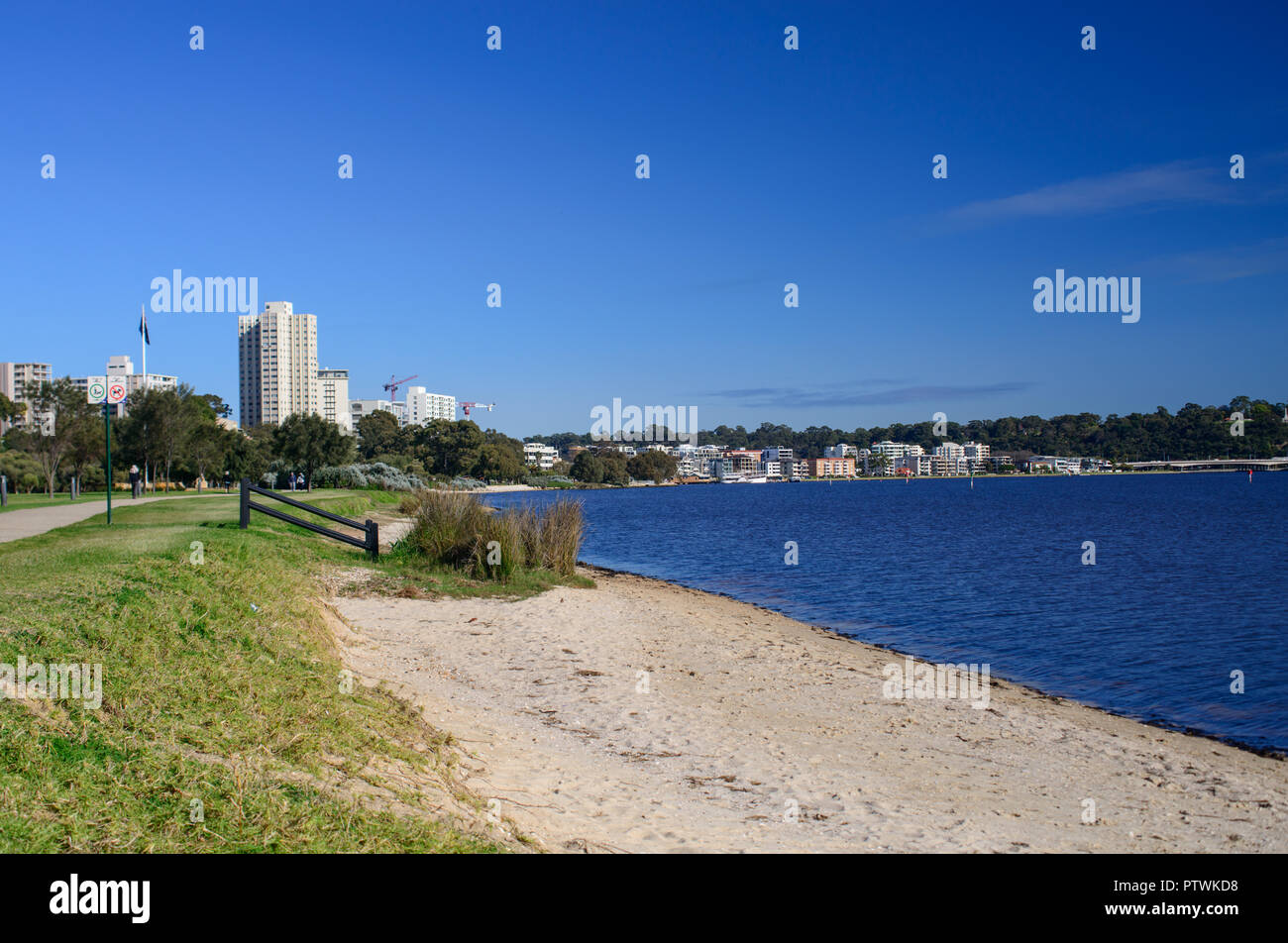 South Perth Foreshore. Swan River Stock Photo - Alamy