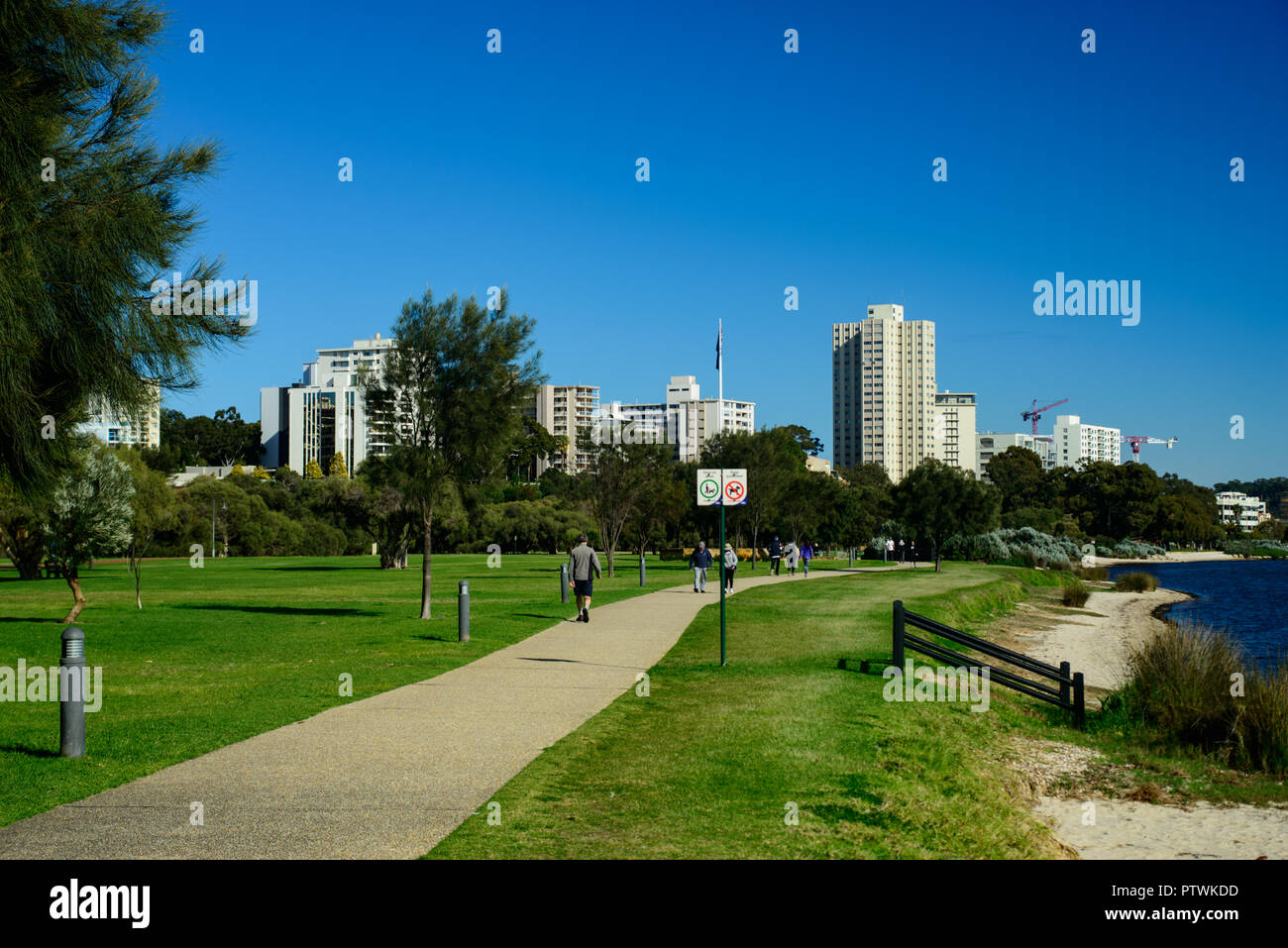 South Perth Foreshore. Swan River Stock Photo - Alamy