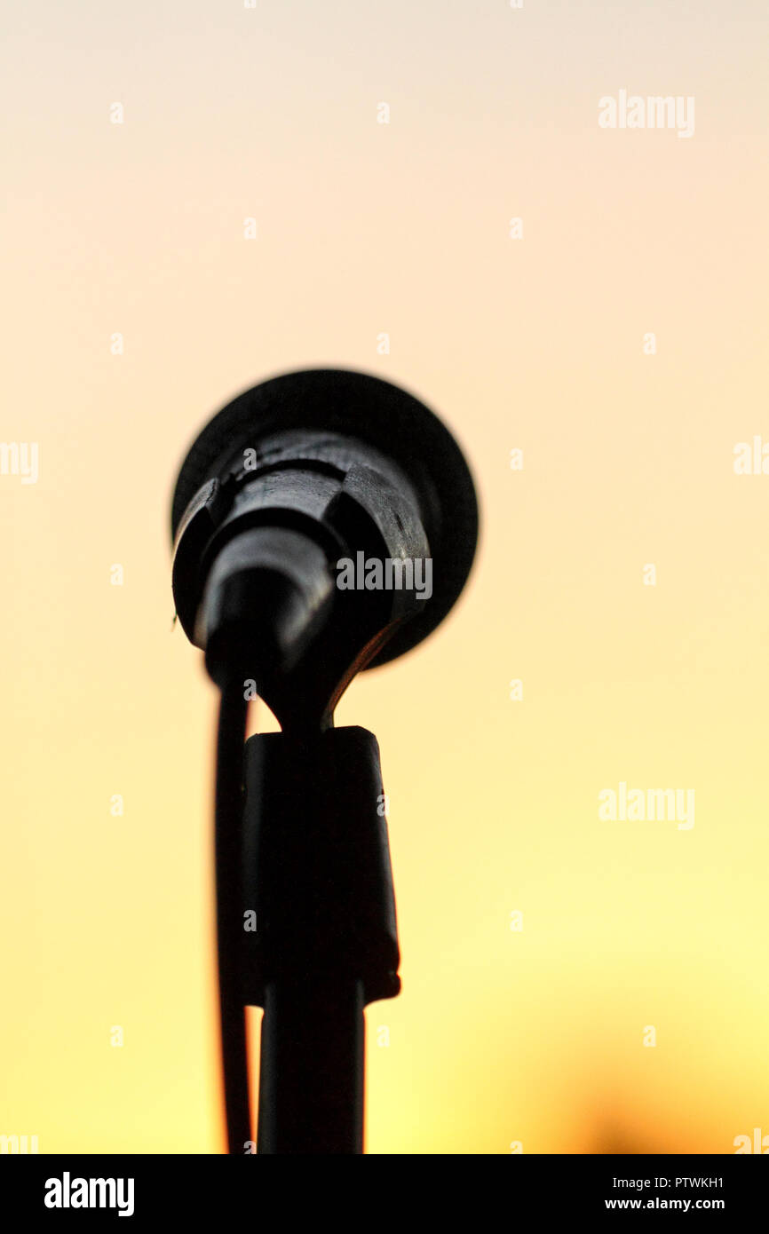 Mic mic stand hi-res stock photography and images - Alamy