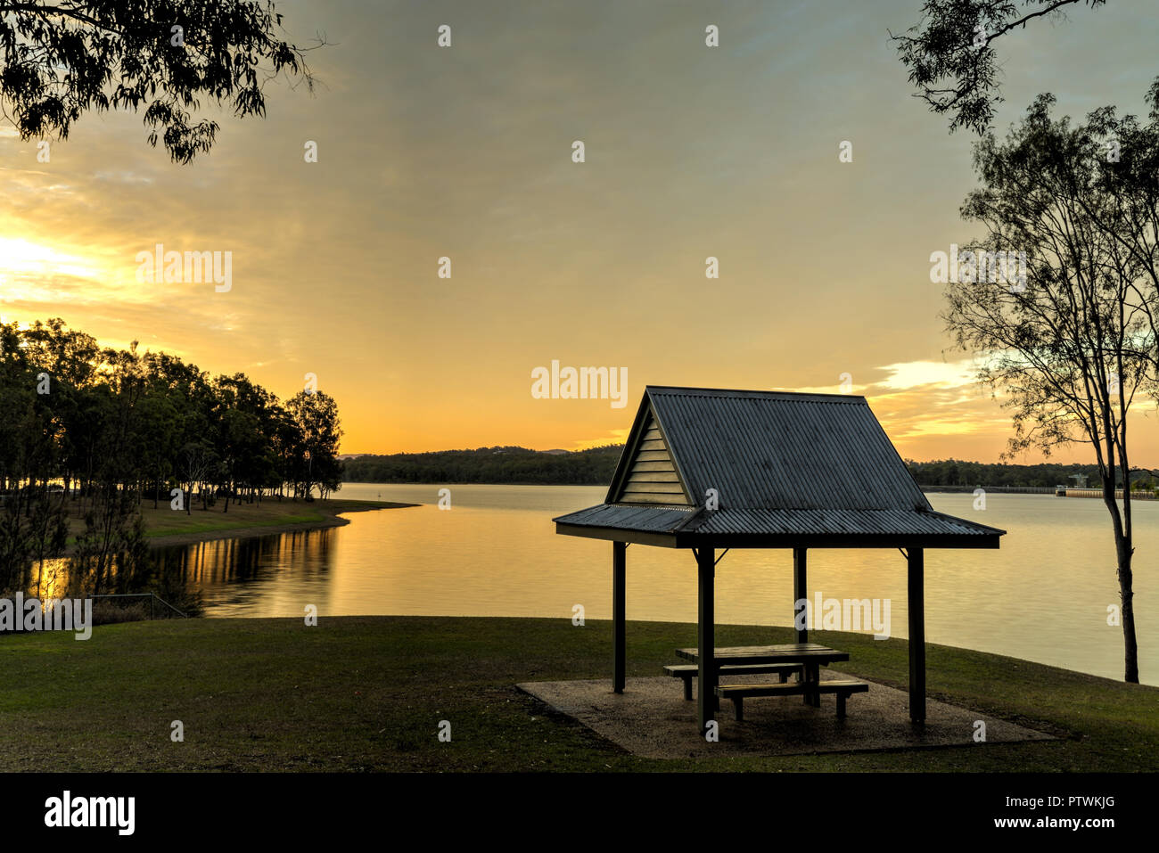Sunset at lake samsonvale hi-res stock photography and images - Alamy