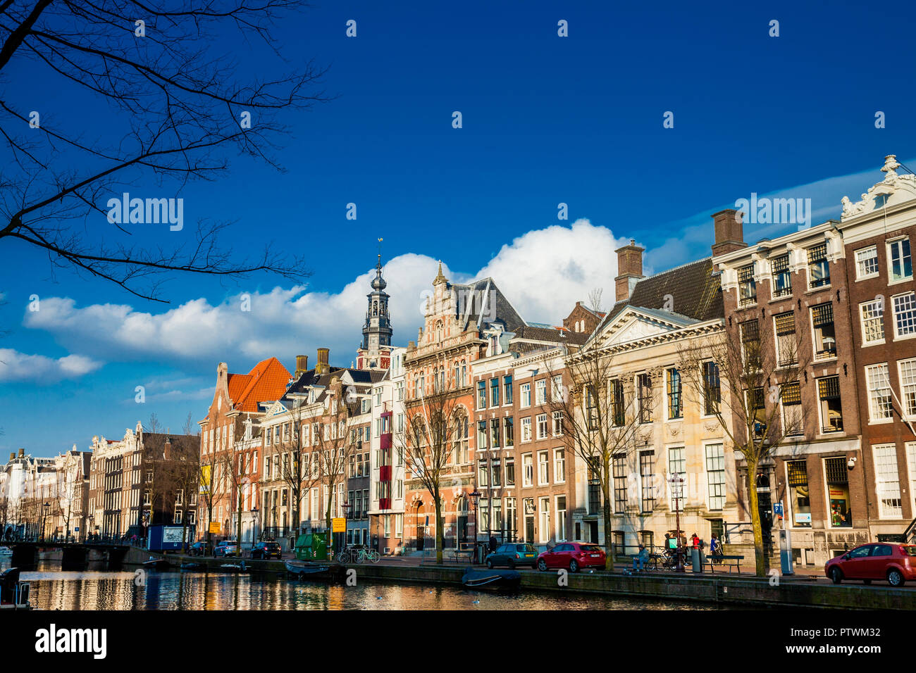 Canals, boats and beautiful architecture at the Old Central district in ...