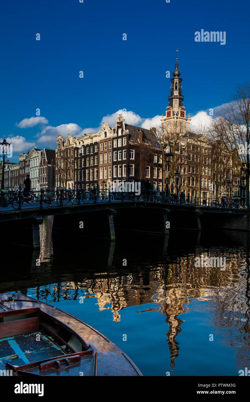 Canals, boats and beautiful architecture at the Old Central district in ...
