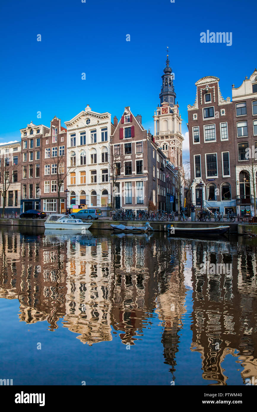 Canals, boats and beautiful architecture at the Old Central district in ...