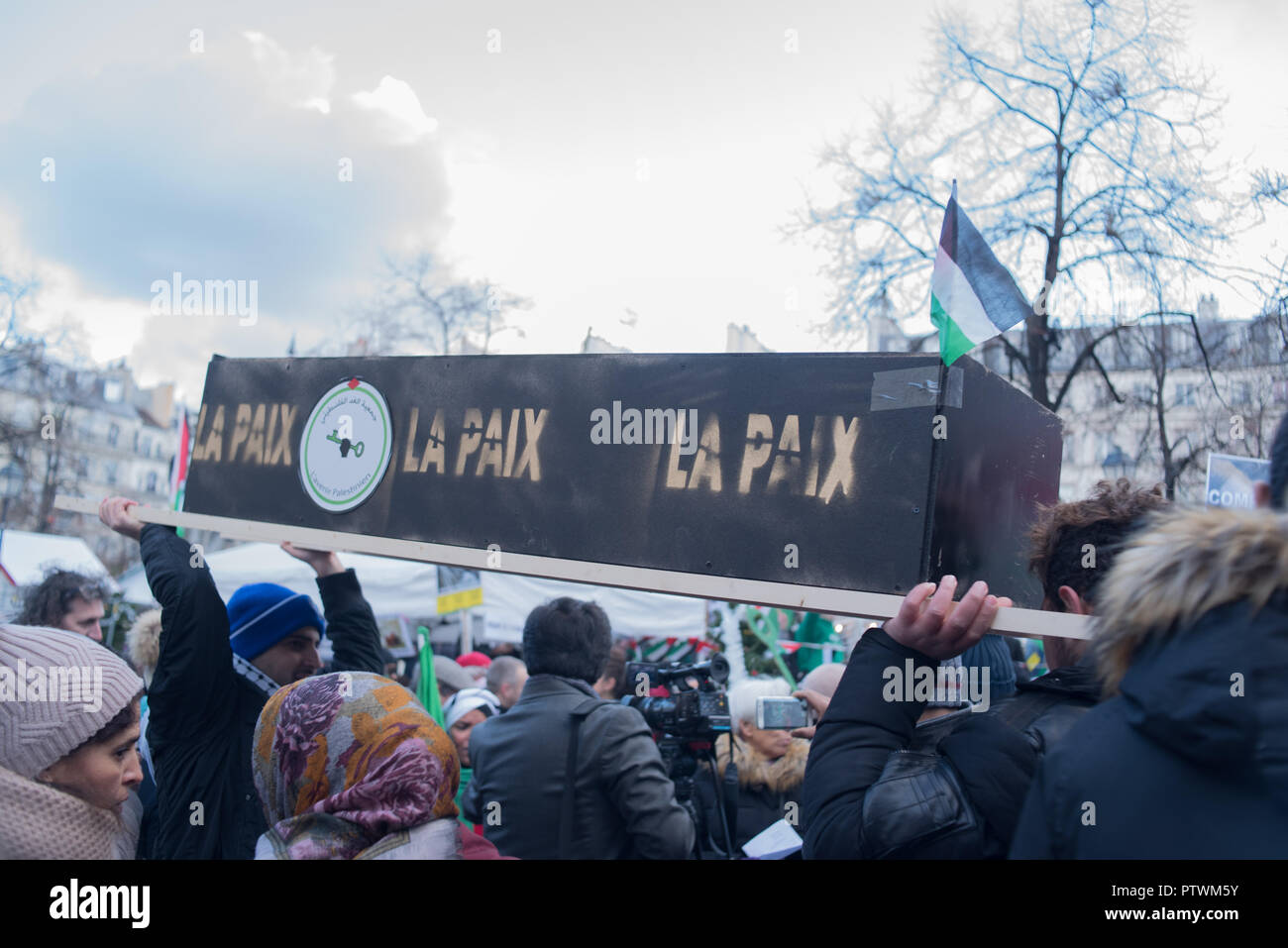 Paris: Rally for Palestine Stock Photo - Alamy