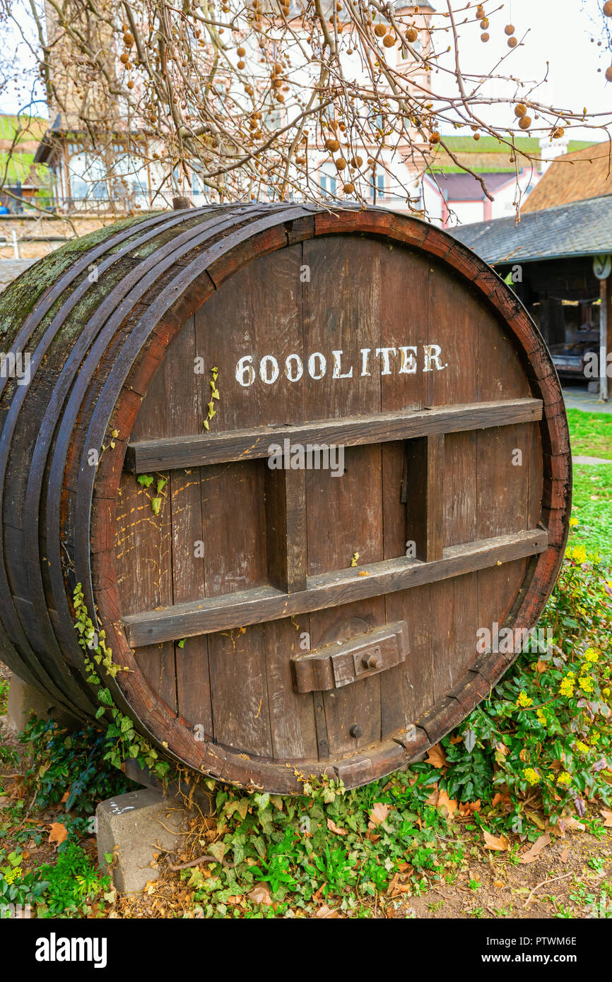 Giant wine barrel hi-res stock photography and images - Alamy