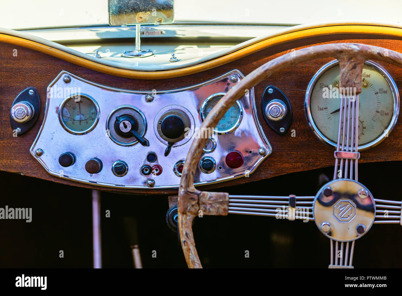 1920s car interior hi-res stock photography and images - Alamy
