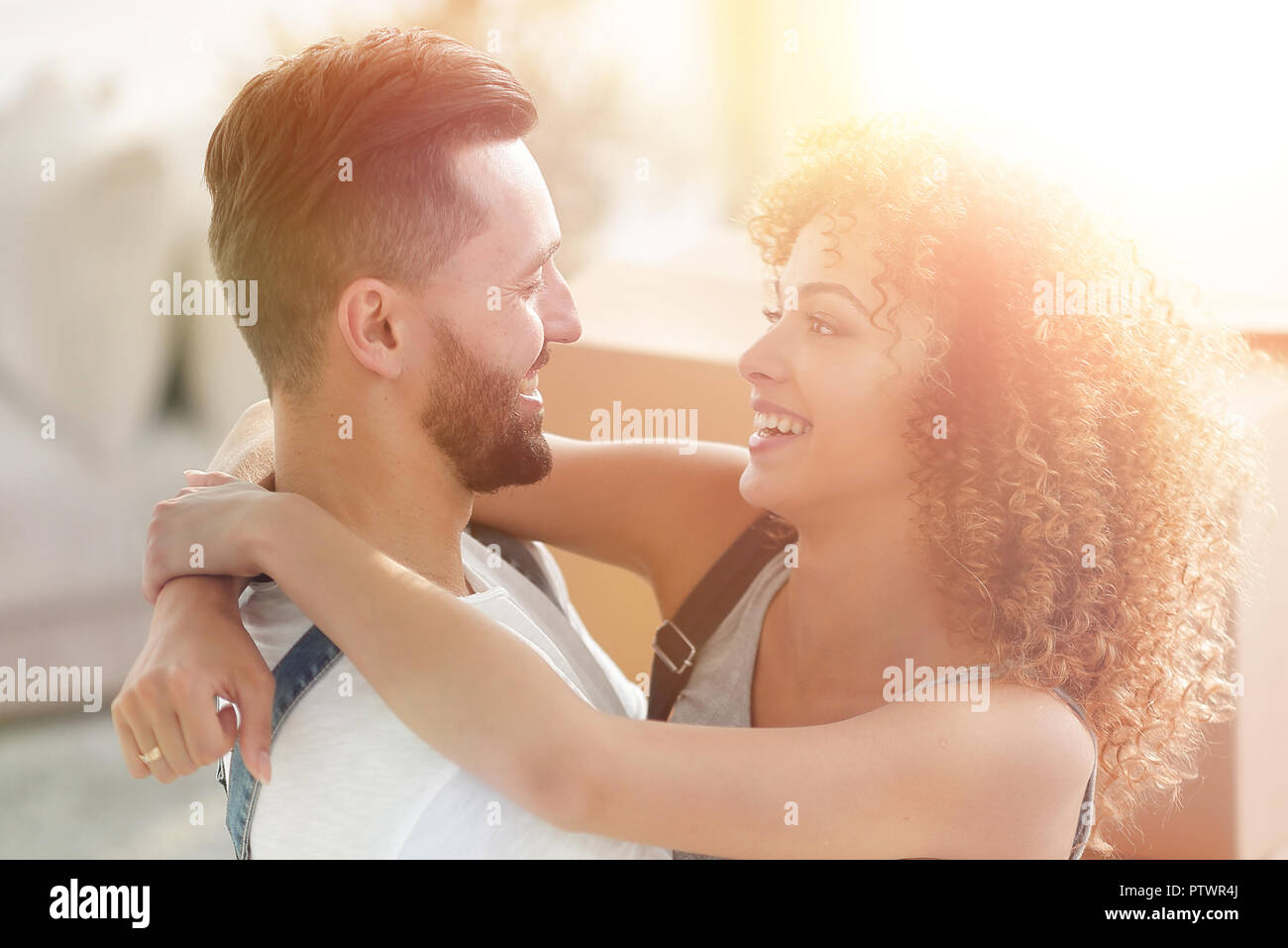 Portrait of a married couple when moving to a new house Stock Photo - Alamy