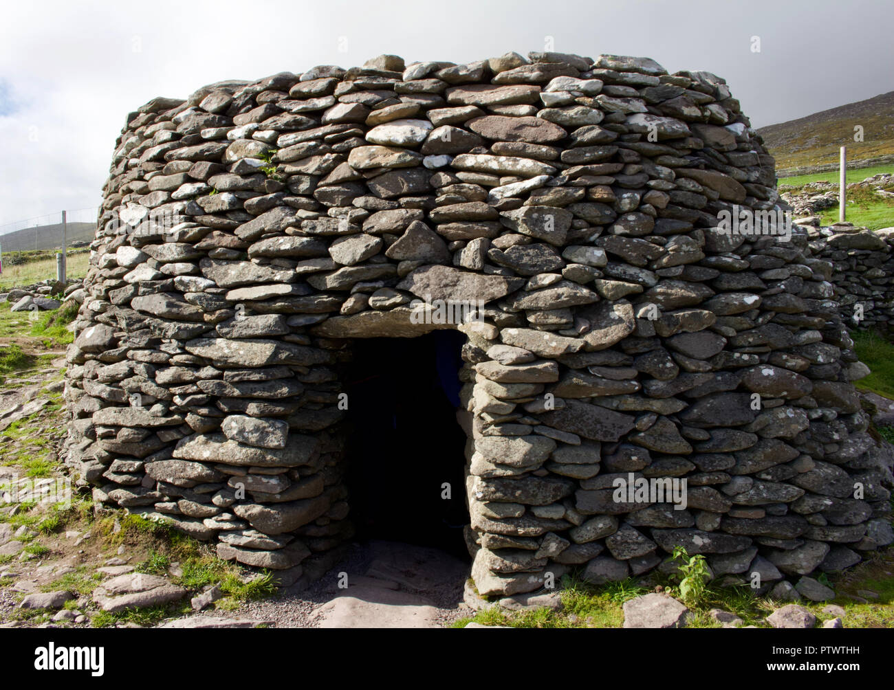 Old stone house in dingle hi-res stock photography and images - Alamy