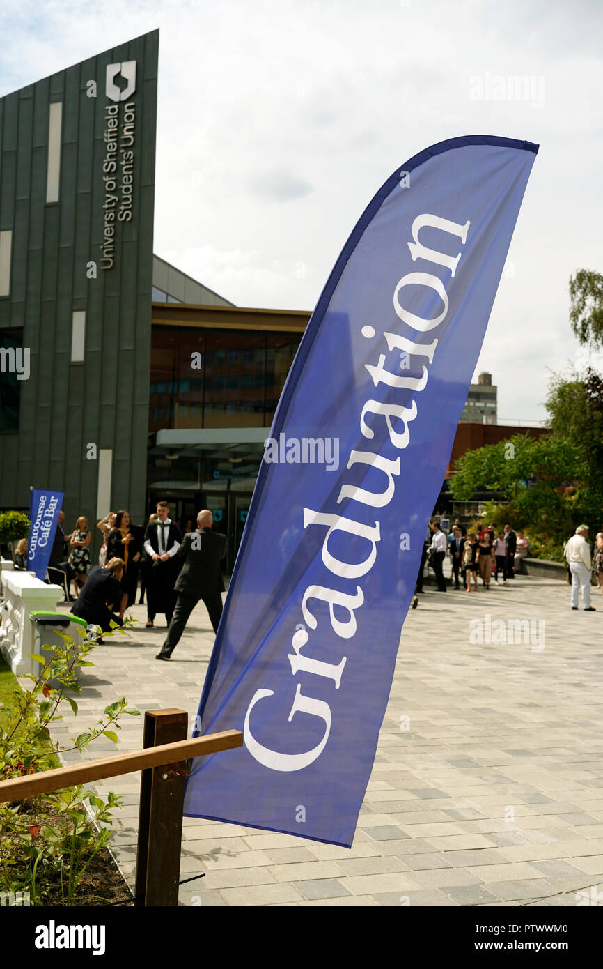 Graduation robes cap hi-res stock photography and images - Alamy