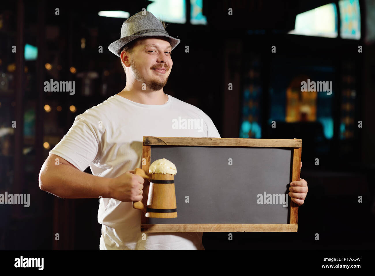 Fat waitress hi-res stock photography and images - Alamy