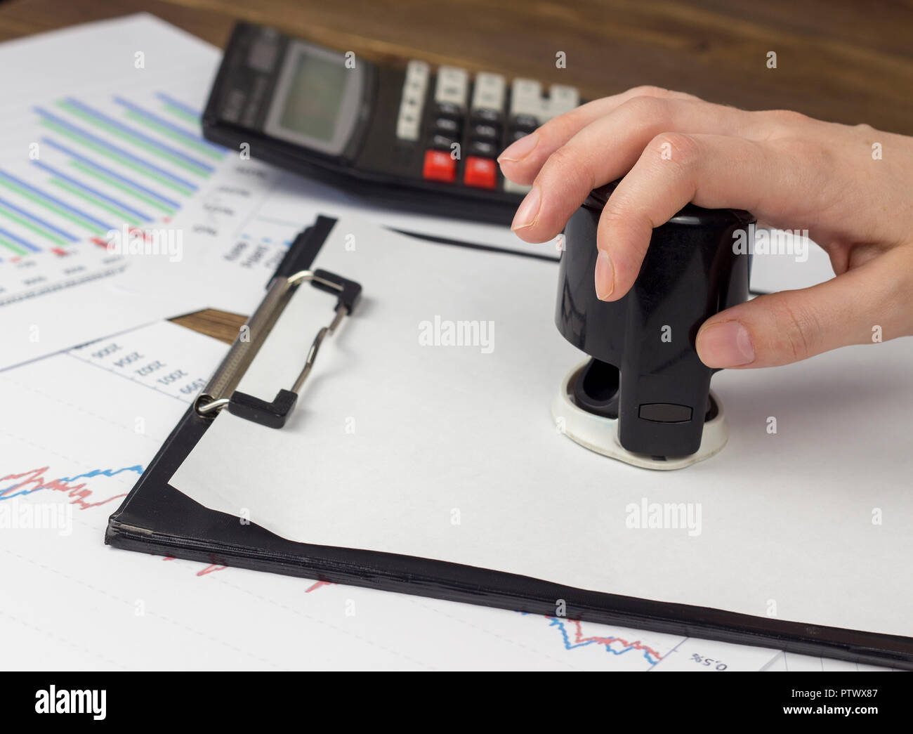 Male hand puts empty hi-res stock photography and images - Alamy