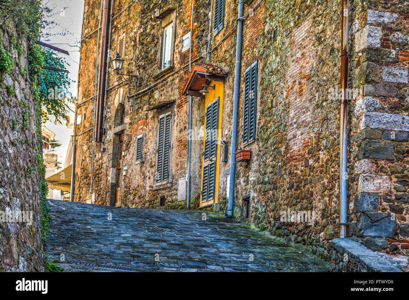ancient buildings in Tuscany Stock Photo - Alamy