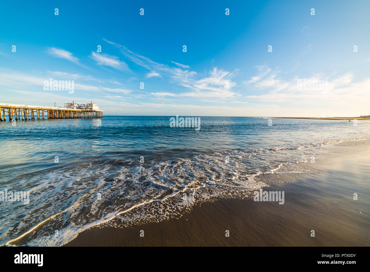 Malibu shoreline sunset california hi-res stock photography and images ...