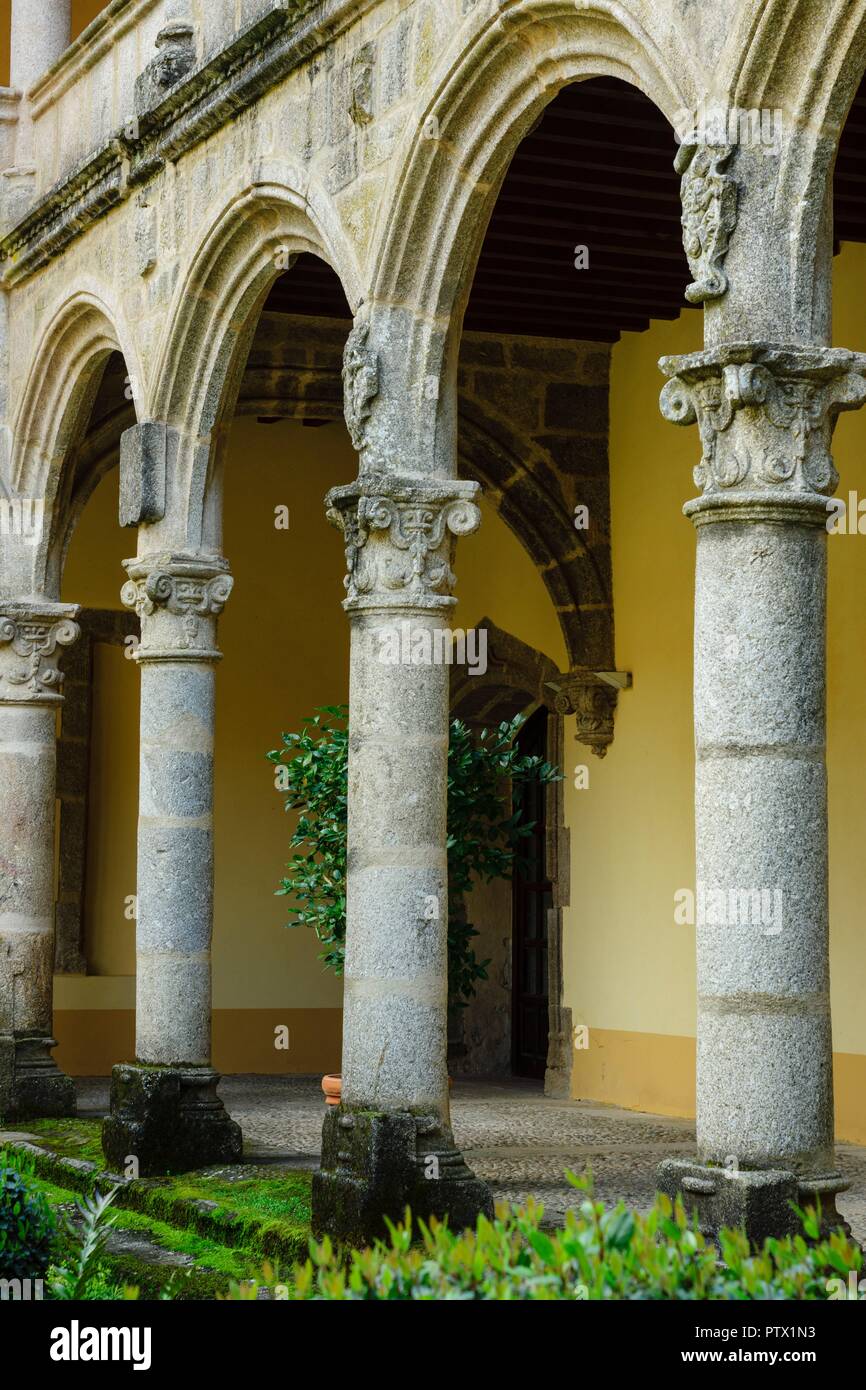 claustro renacentista, siglo XVI, Monasterio de San Jerónimo de Yuste ...