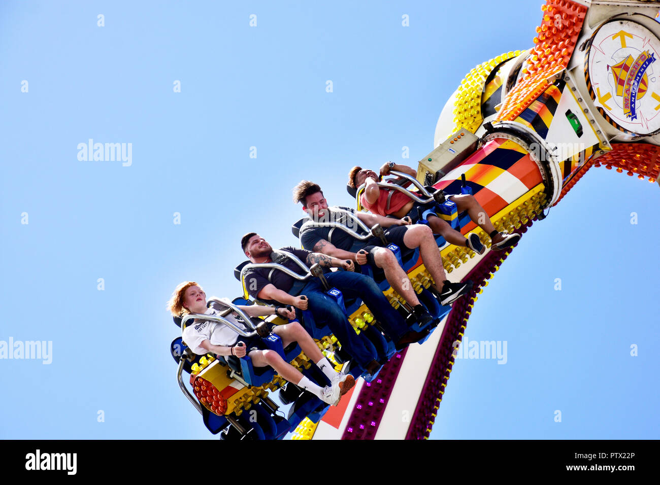 FUN ON SHOW RIDES Stock Photo - Alamy