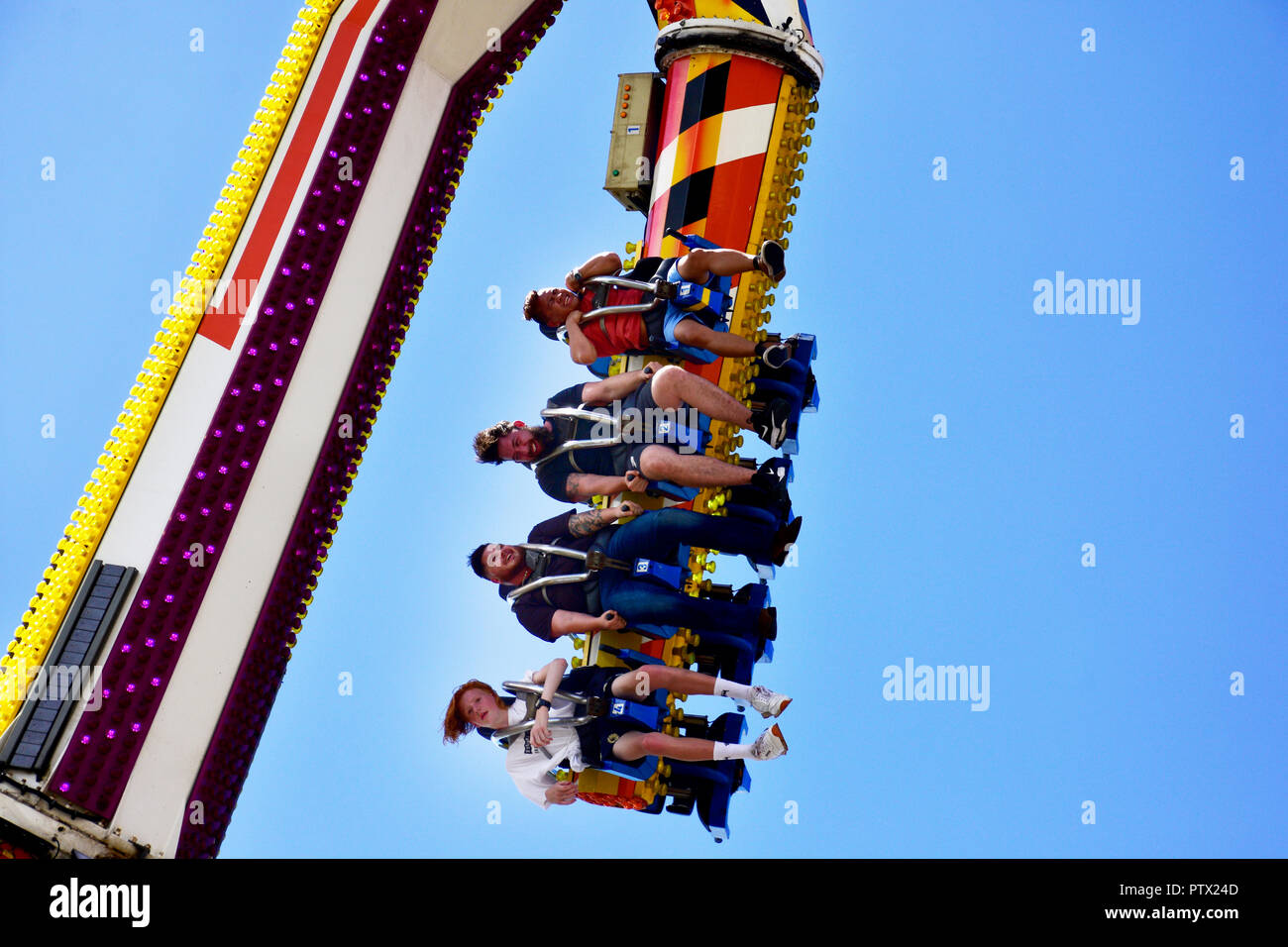 FUN ON SHOW RIDES Stock Photo - Alamy