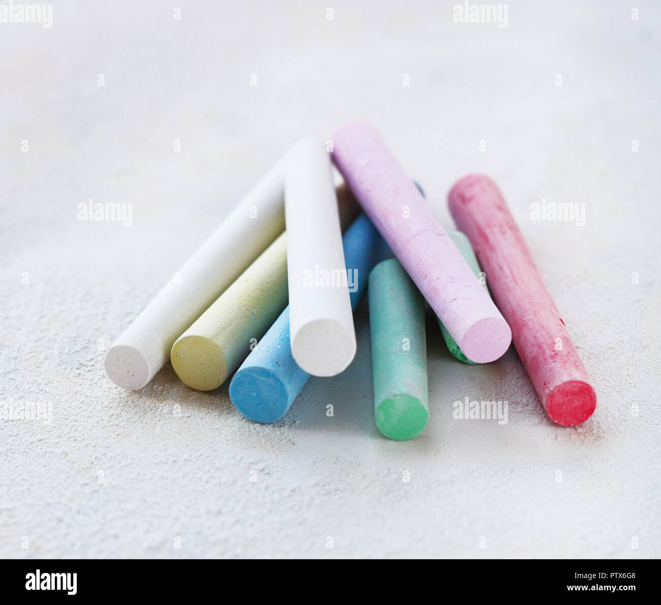 Chalks paper texture hi-res stock photography and images - Alamy