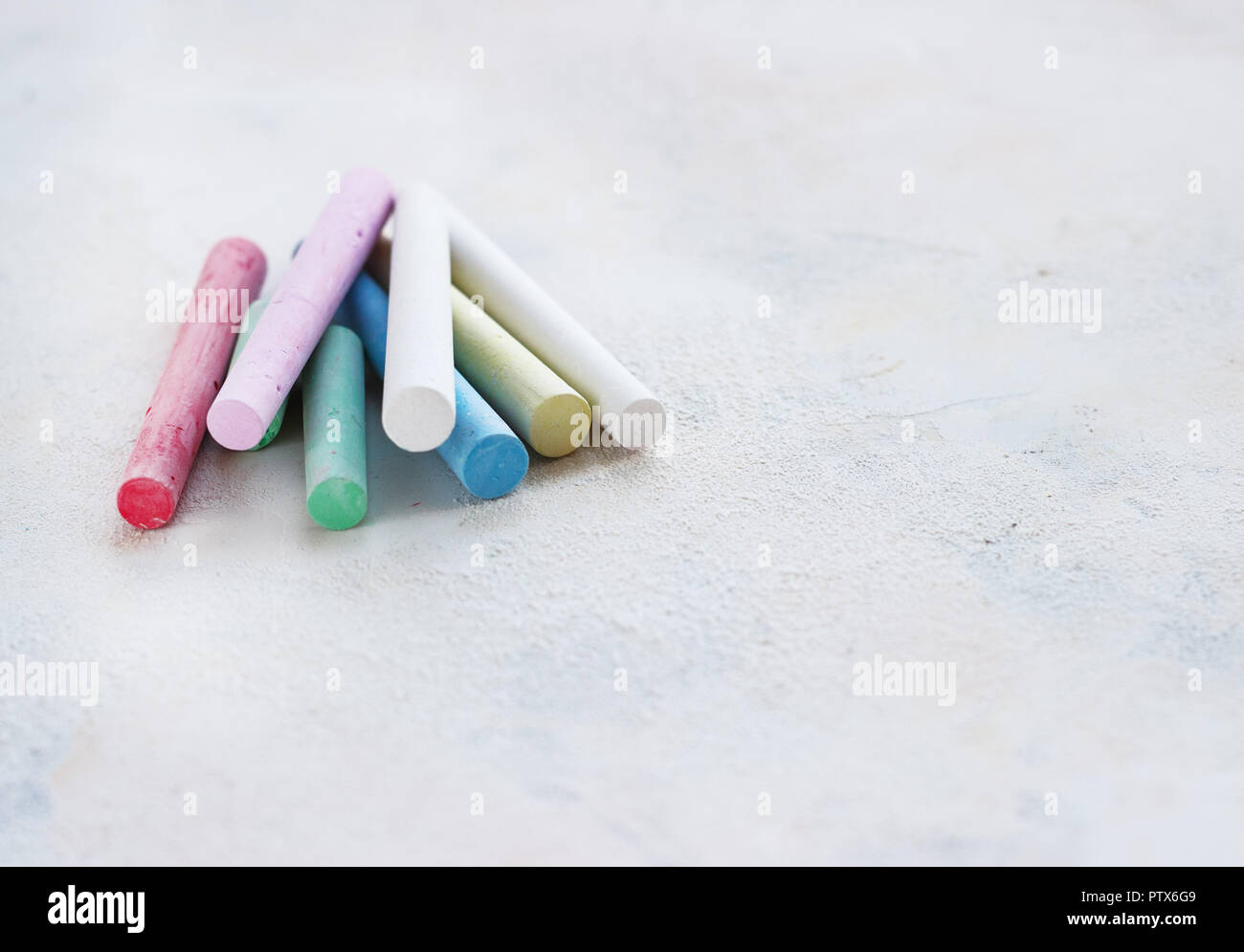 Chalks paper texture hi-res stock photography and images - Alamy