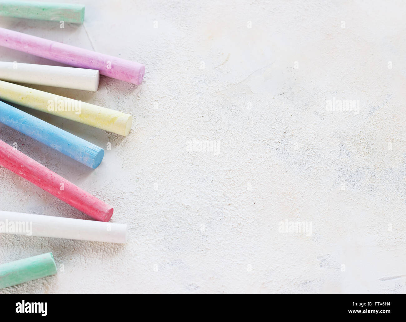 Chalks paper texture hi-res stock photography and images - Alamy