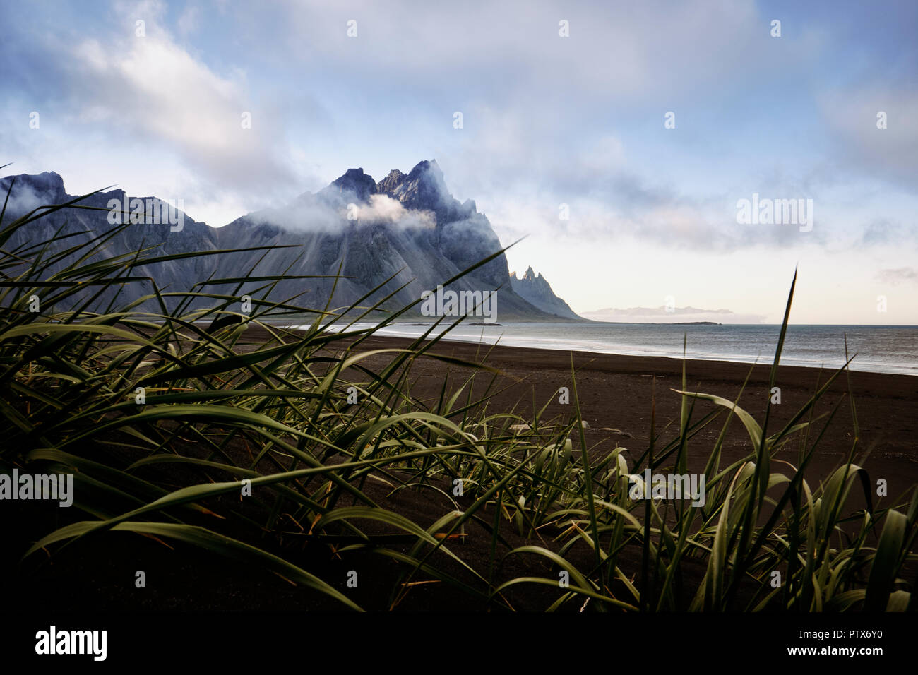 Stokksnes beach vestrahorn iceland hi-res stock photography and images ...