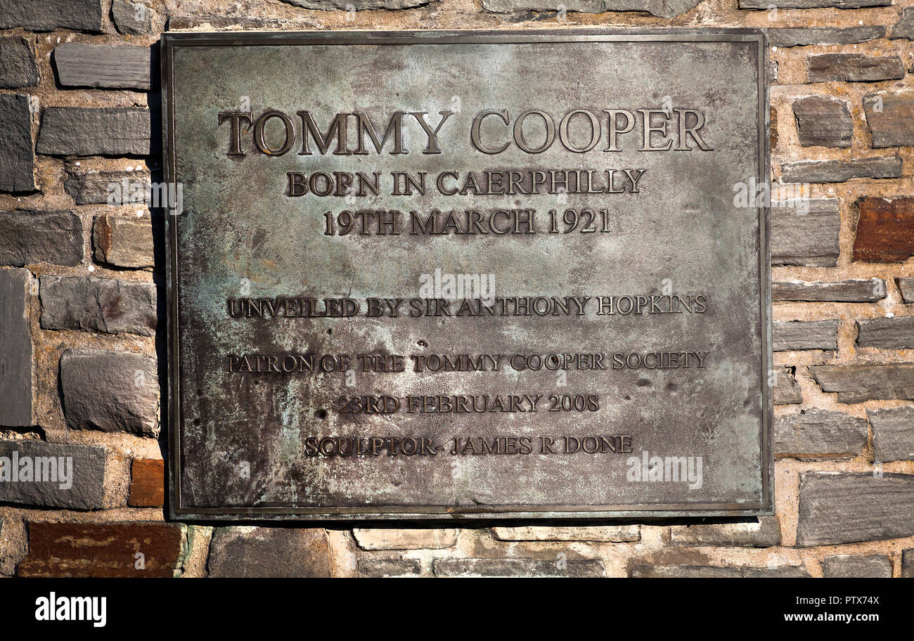 Tommy Cooper statue in Caerphilly, Wales, UK Stock Photo - Alamy