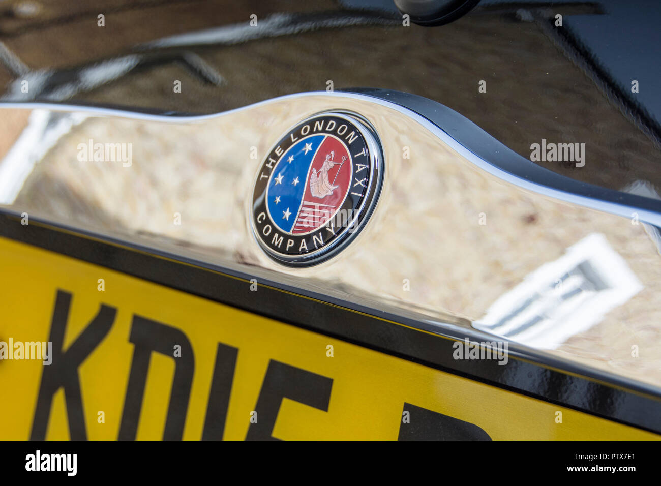 Black cab badge hi-res stock photography and images - Alamy