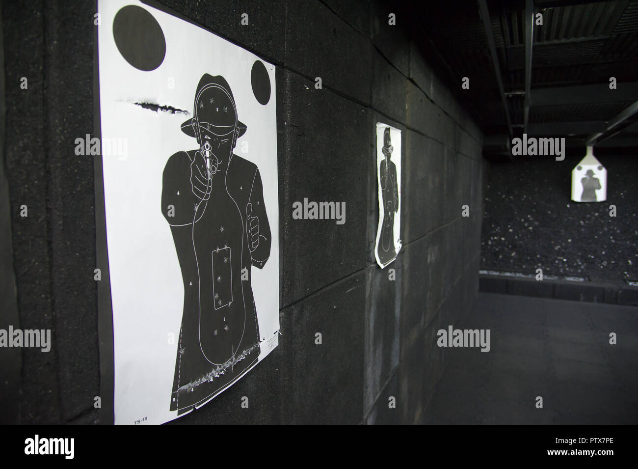 Modular firing range hi-res stock photography and images - Alamy