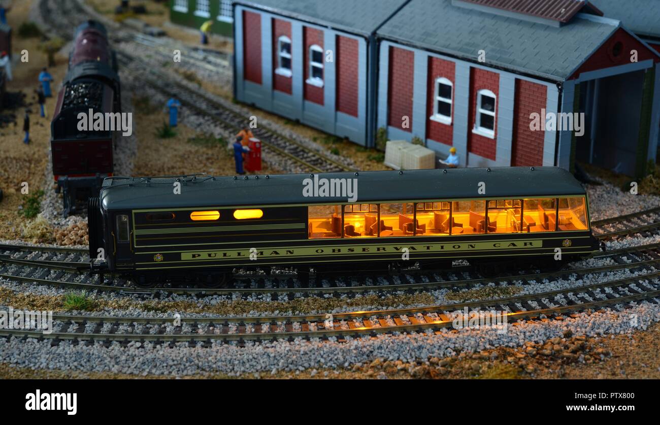 A Pullman car on a model railway Stock Photo - Alamy
