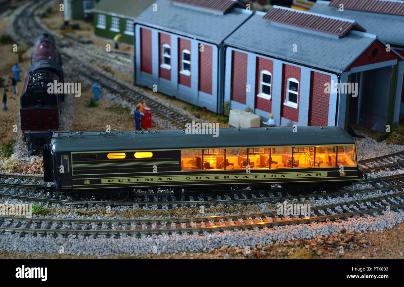 A Pullman car on a model railway Stock Photo - Alamy