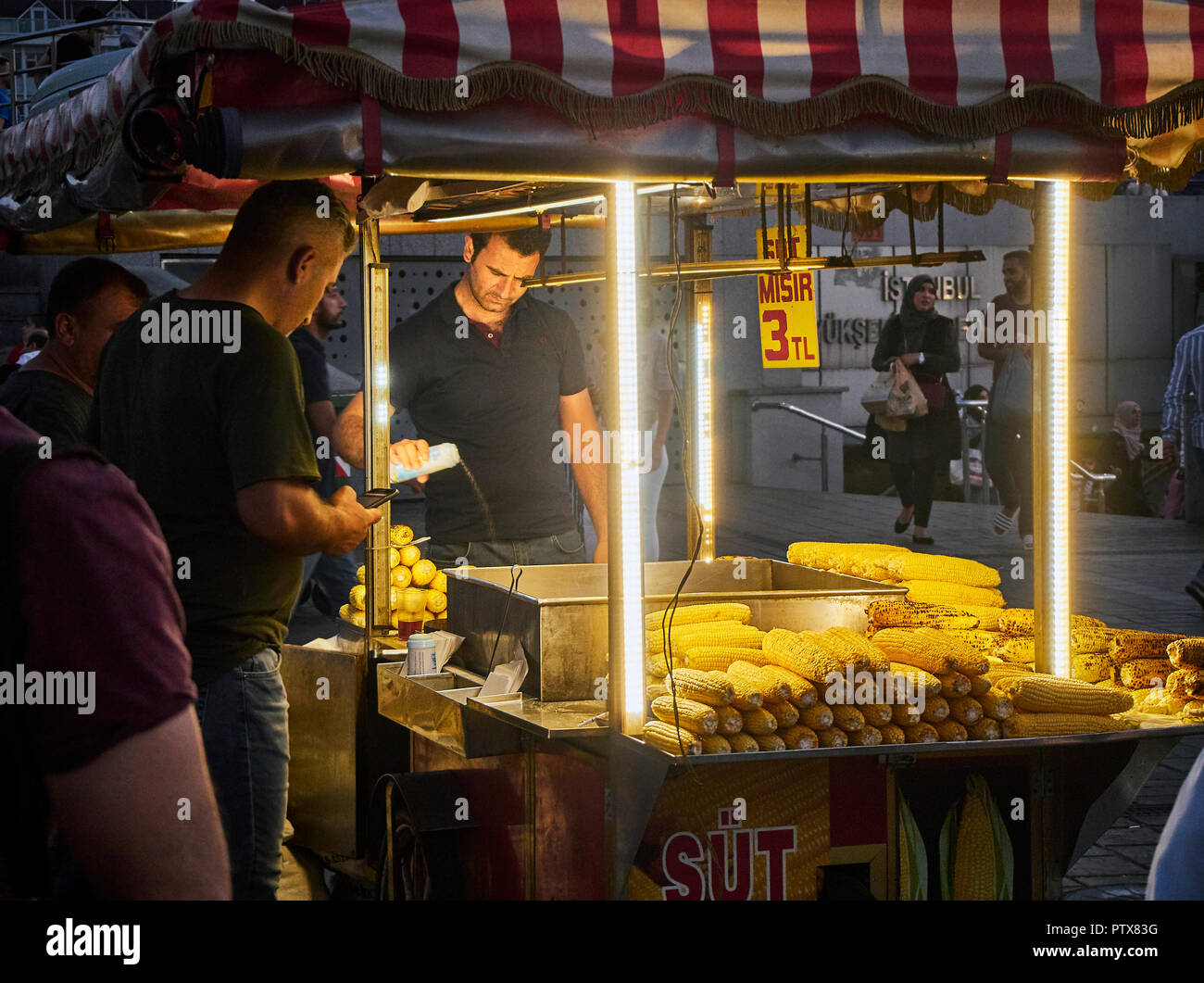 Grilled corn street vendor hi-res stock photography and images - Alamy