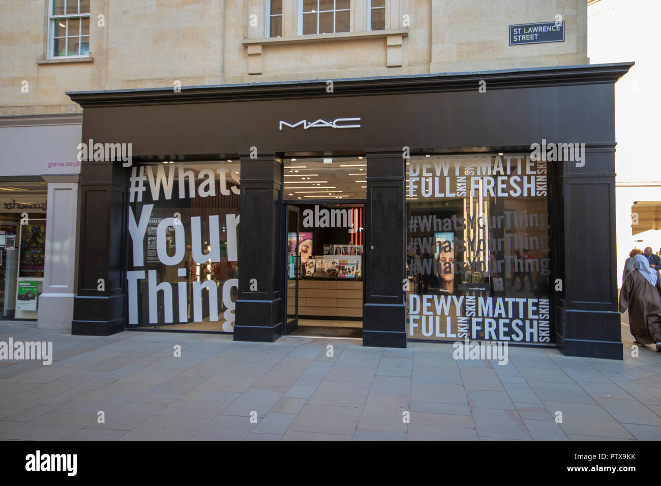 Mac cosmetics hi-res stock photography and images - Alamy