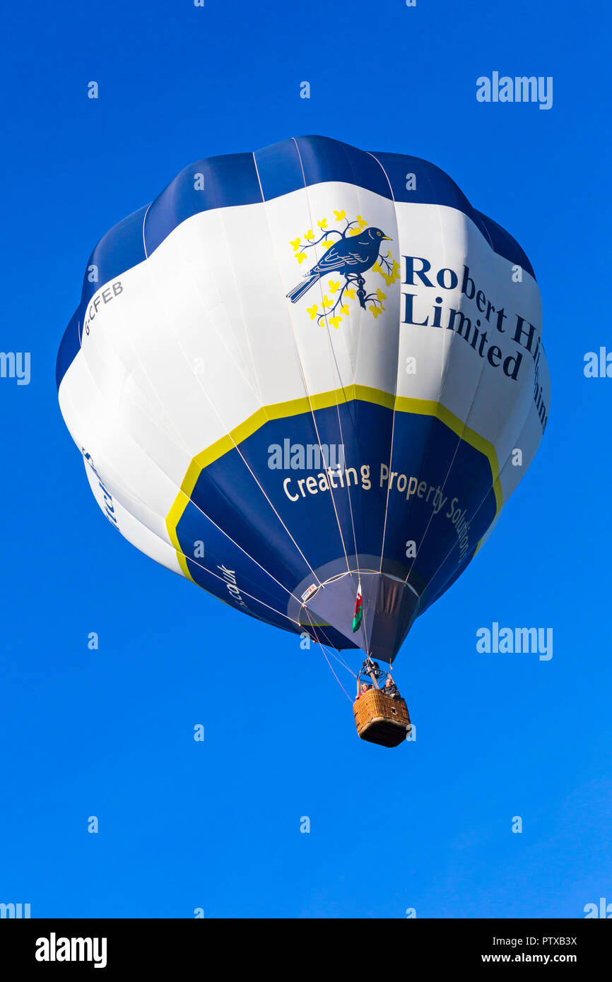 Robert Hitchins Logo THE DELIVERY TEAM Cotswolds Designer Outlet