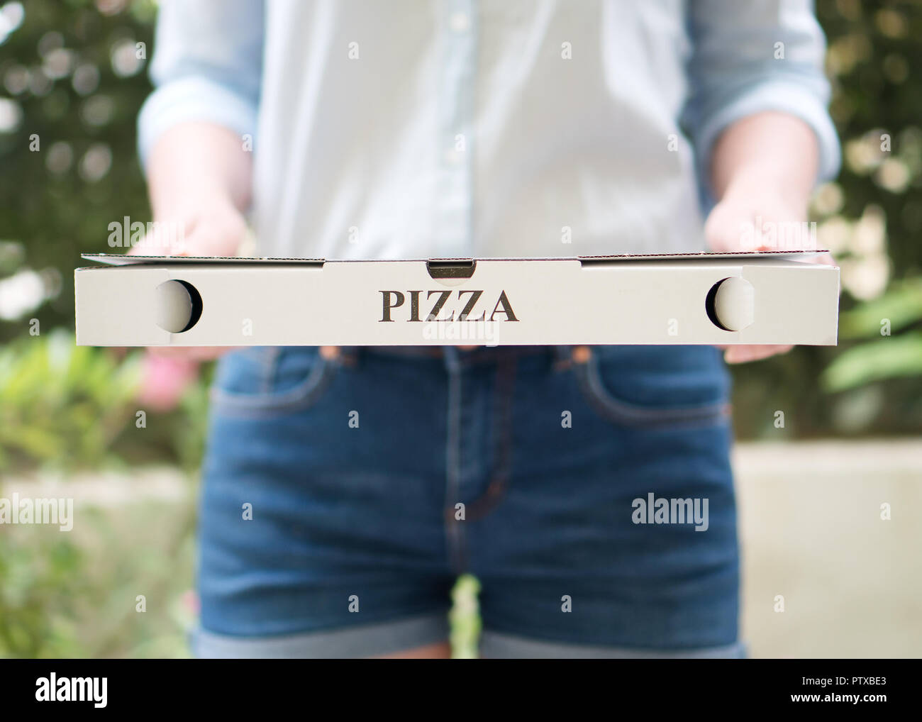 Pizza delivery woman hi-res stock photography and images - Alamy