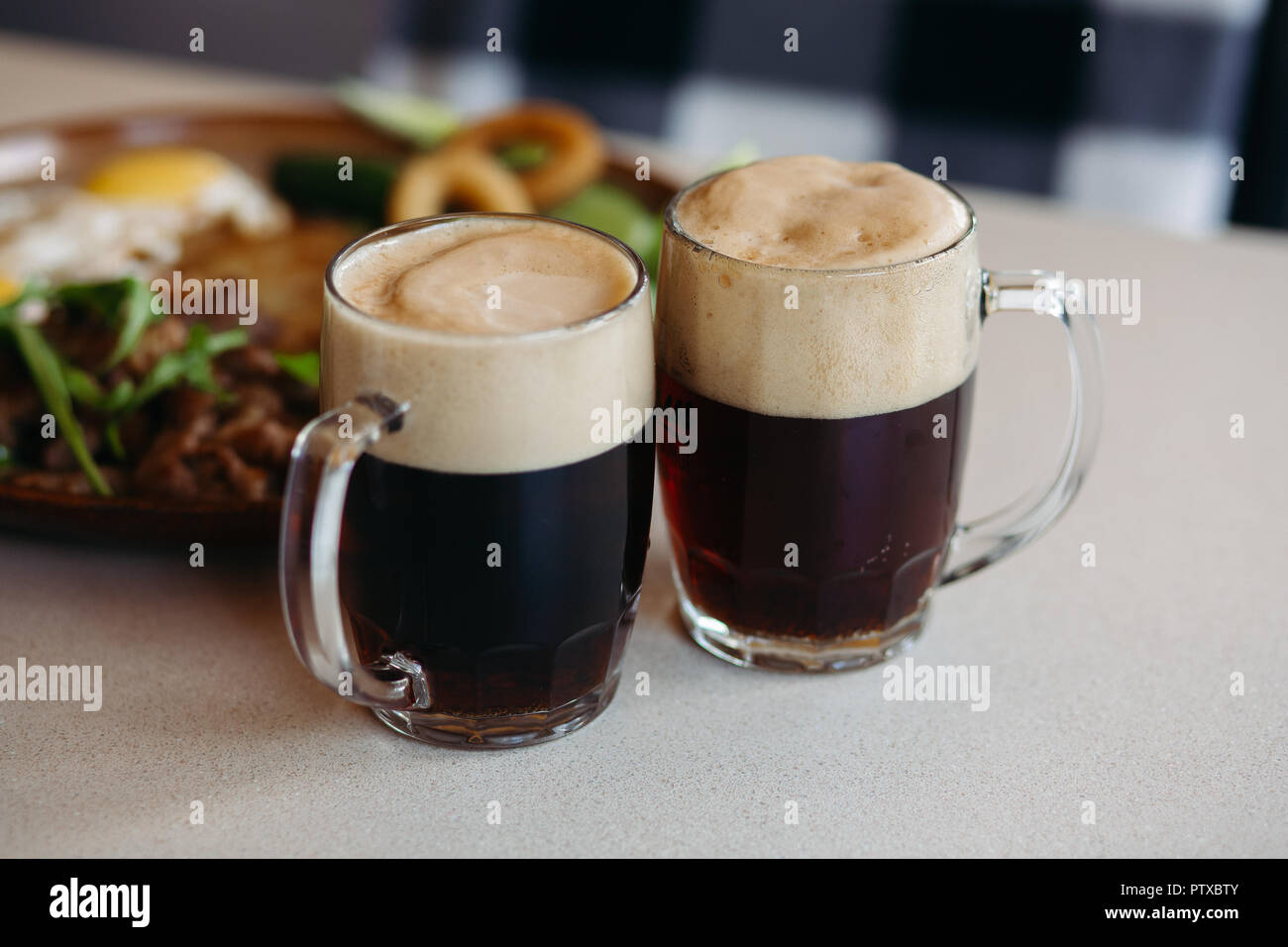 Full glass of guinness hi-res stock photography and images - Alamy