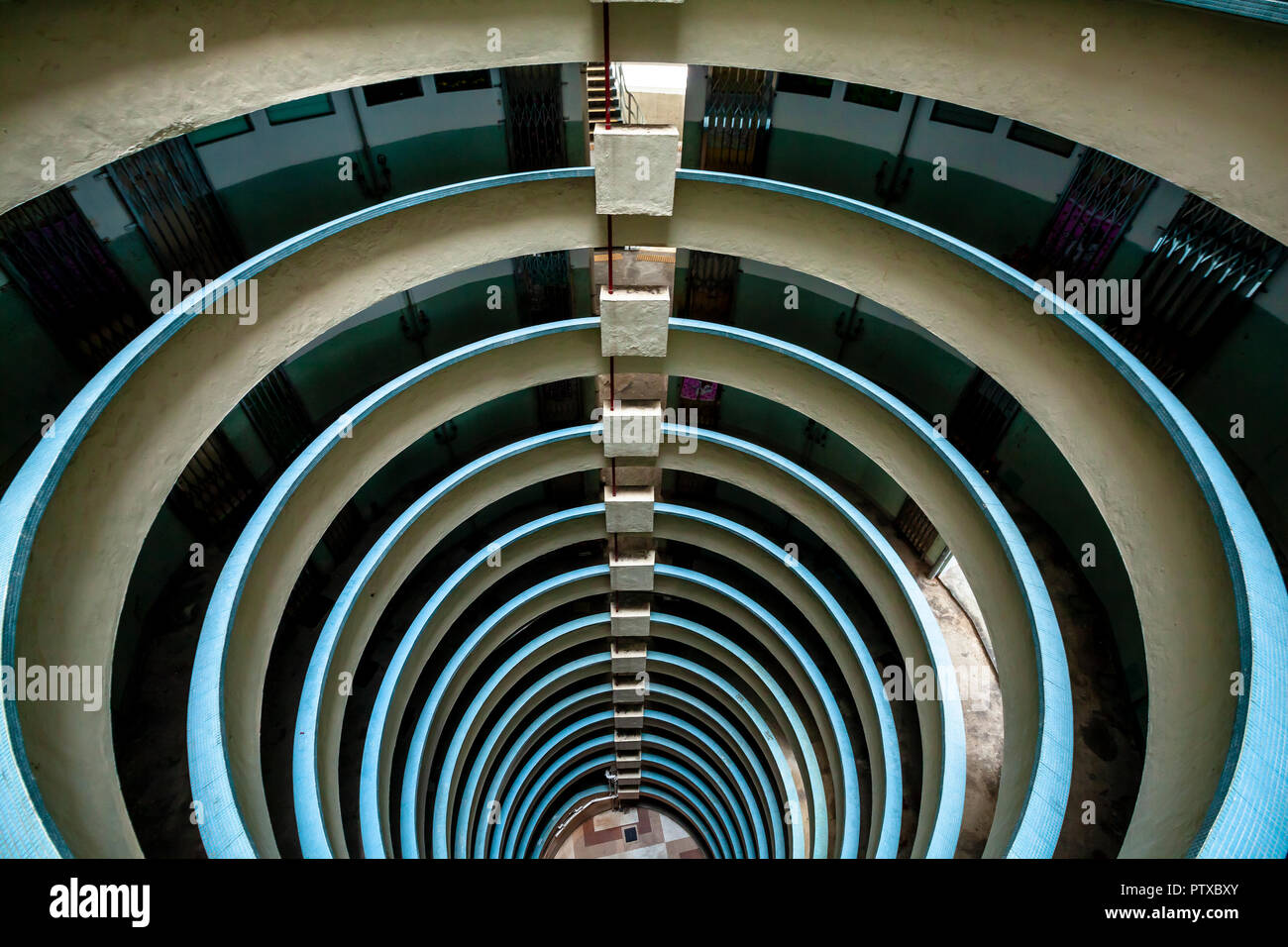 Circular housing estate hi-res stock photography and images - Alamy