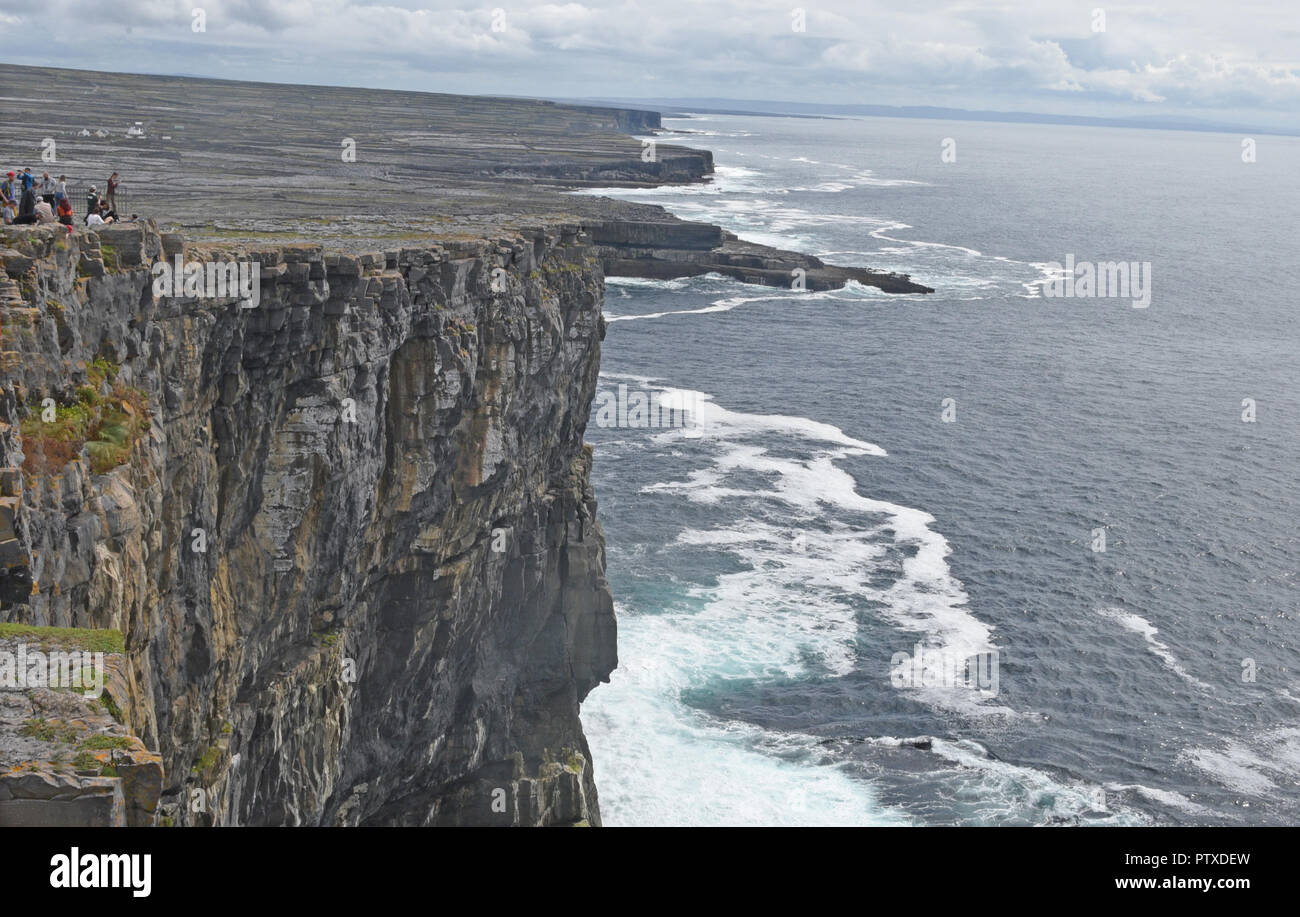 Cliffs 300 feet hi-res stock photography and images - Alamy