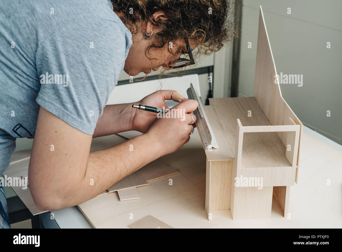 Working models hi-res stock photography and images - Alamy