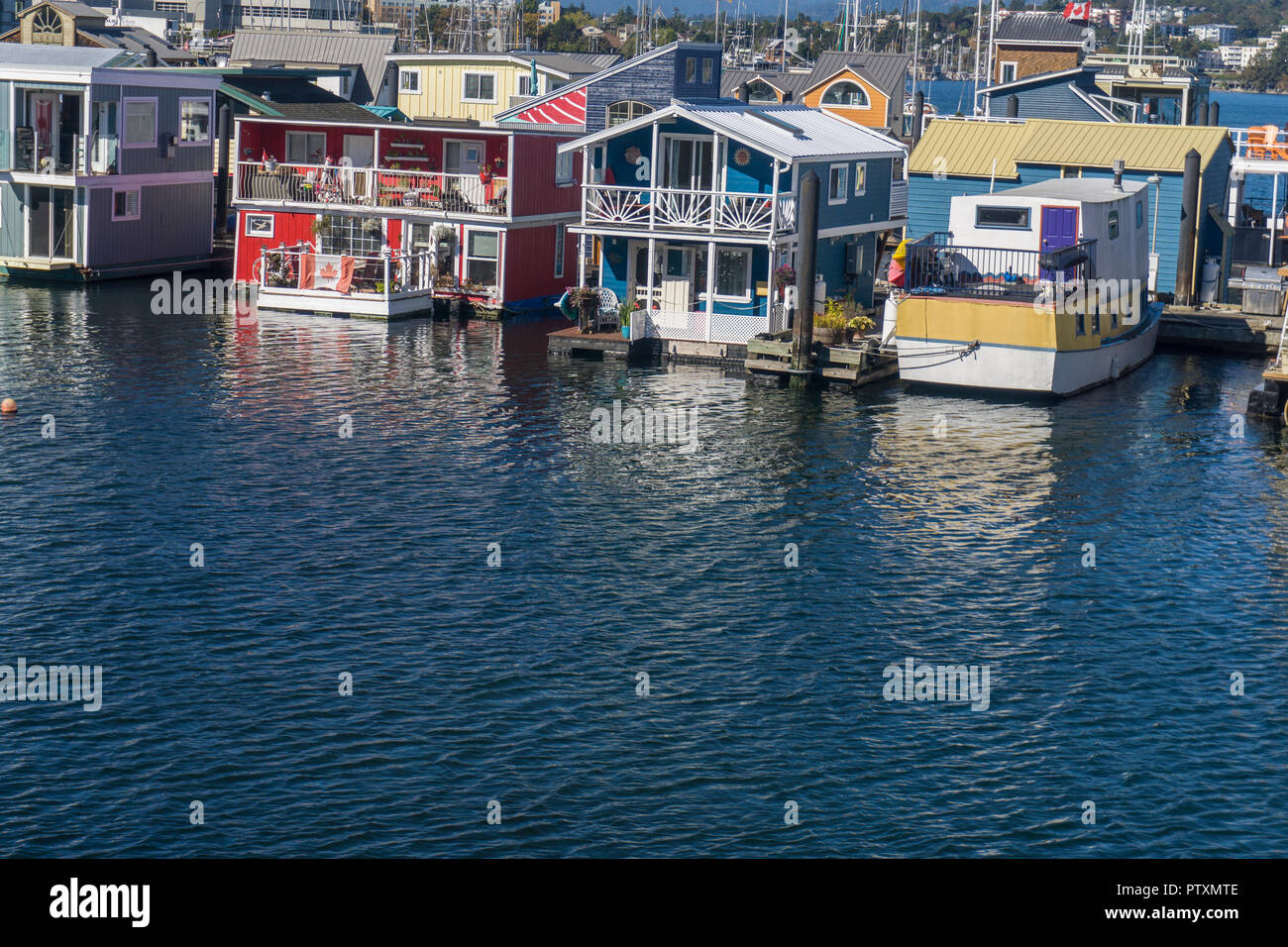 Victoria floating house boat hi-res stock photography and images - Alamy
