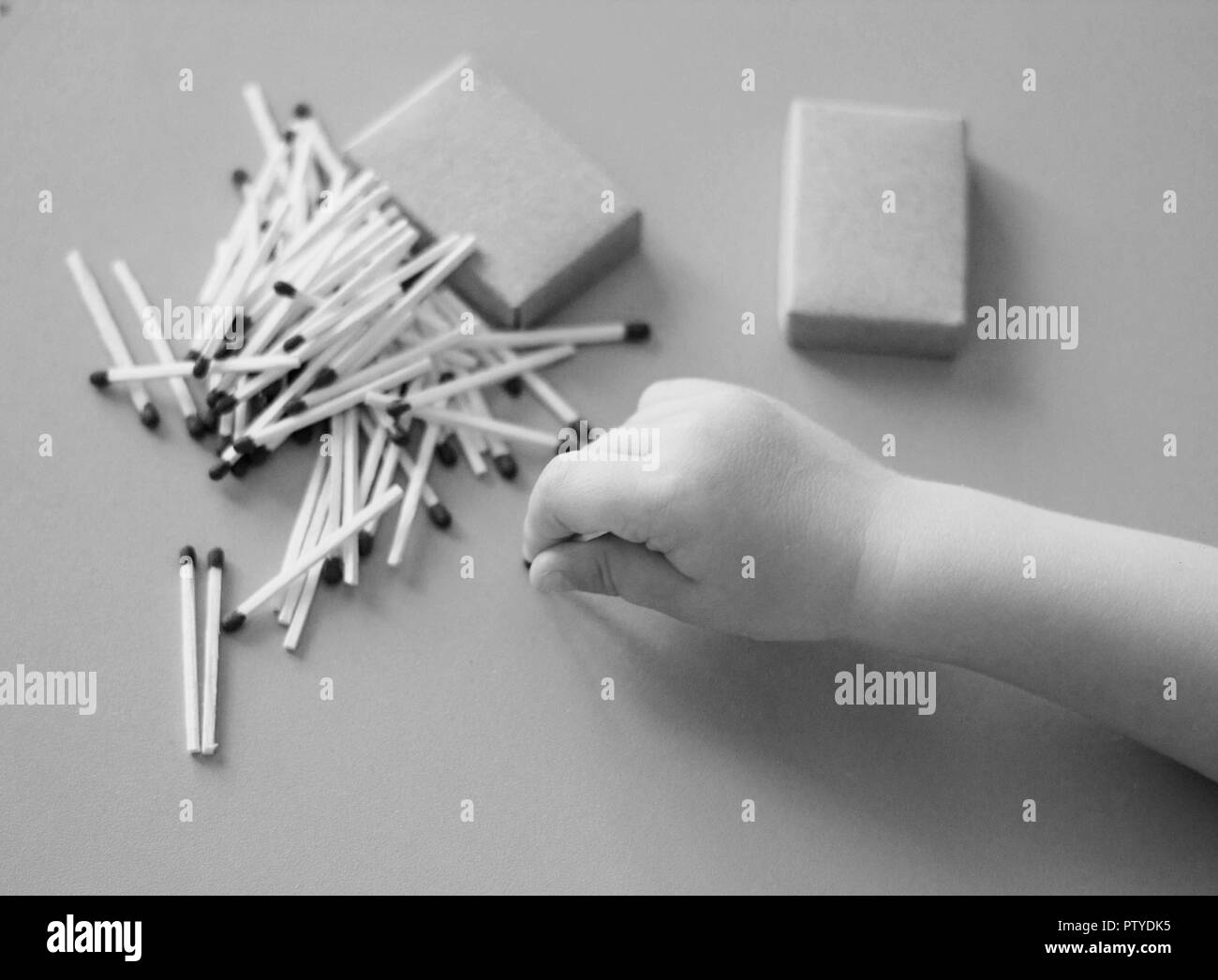 Fire matches hi-res stock photography and images - Alamy