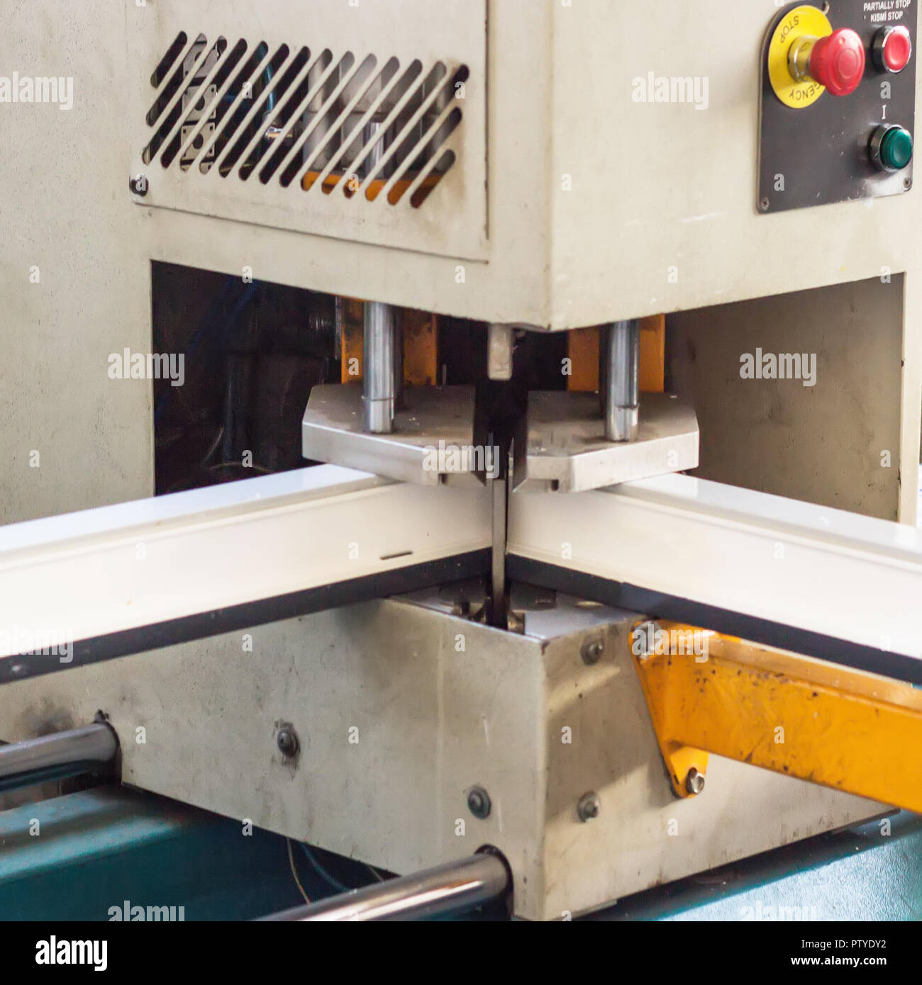 Production of pvc windows, gluing of plastic corners of windows ...