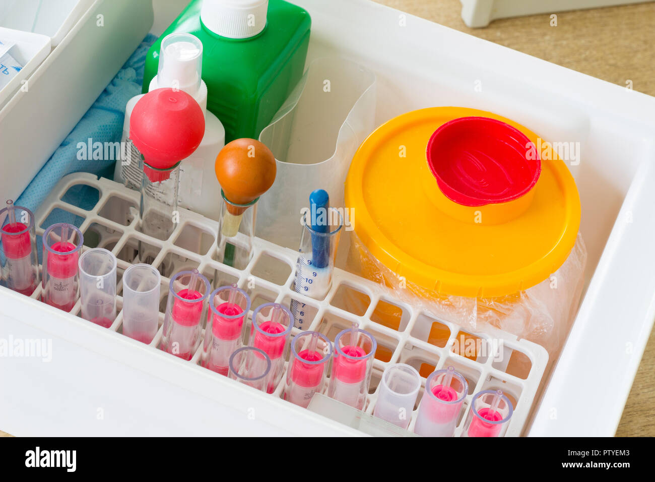 Lab container woman hi-res stock photography and images - Alamy