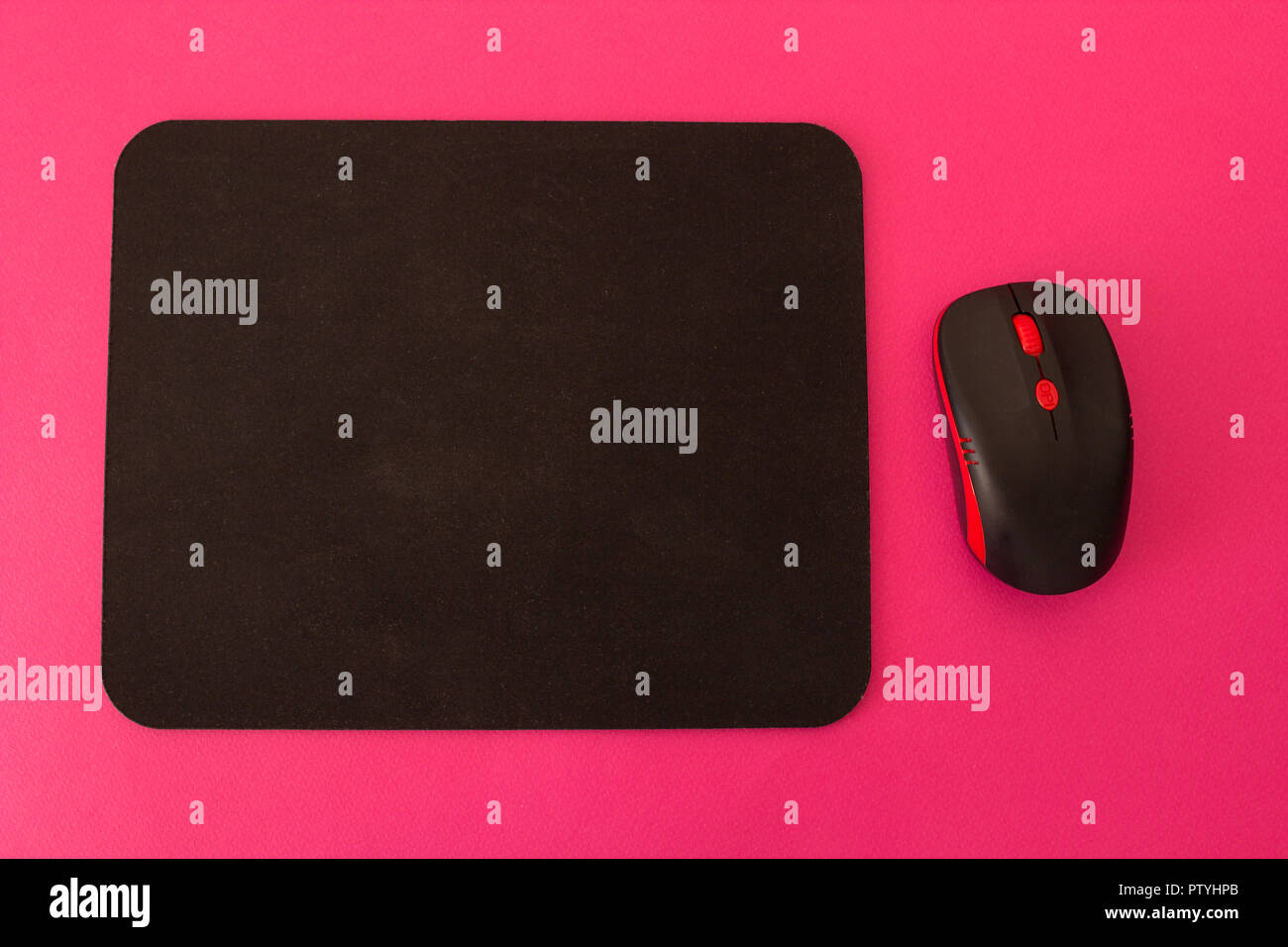 Pink computer mouse hi-res stock photography and images - Alamy