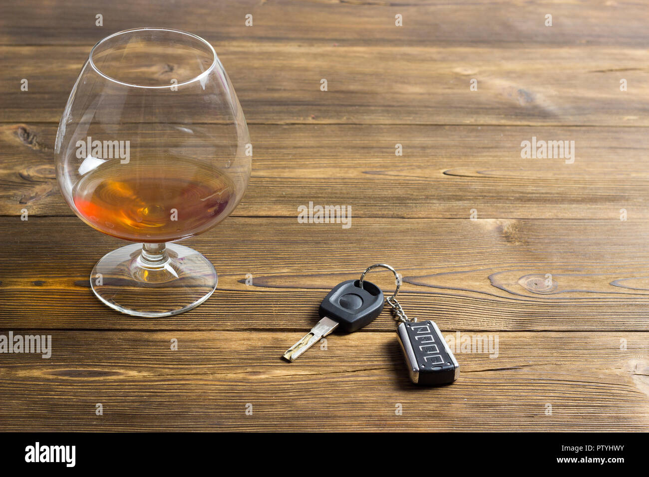 Car keys table nobody hi-res stock photography and images - Alamy