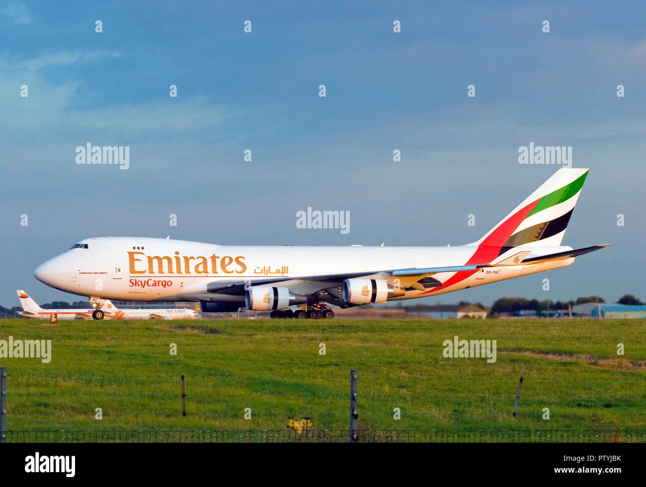 Jet engines of b747 hi-res stock photography and images - Alamy