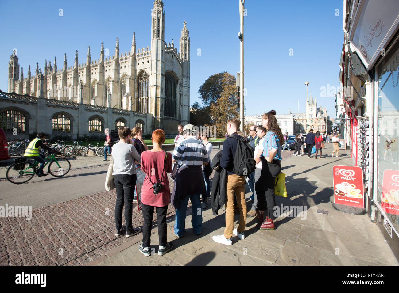 Chinese visit cambridge hi-res stock photography and images - Alamy
