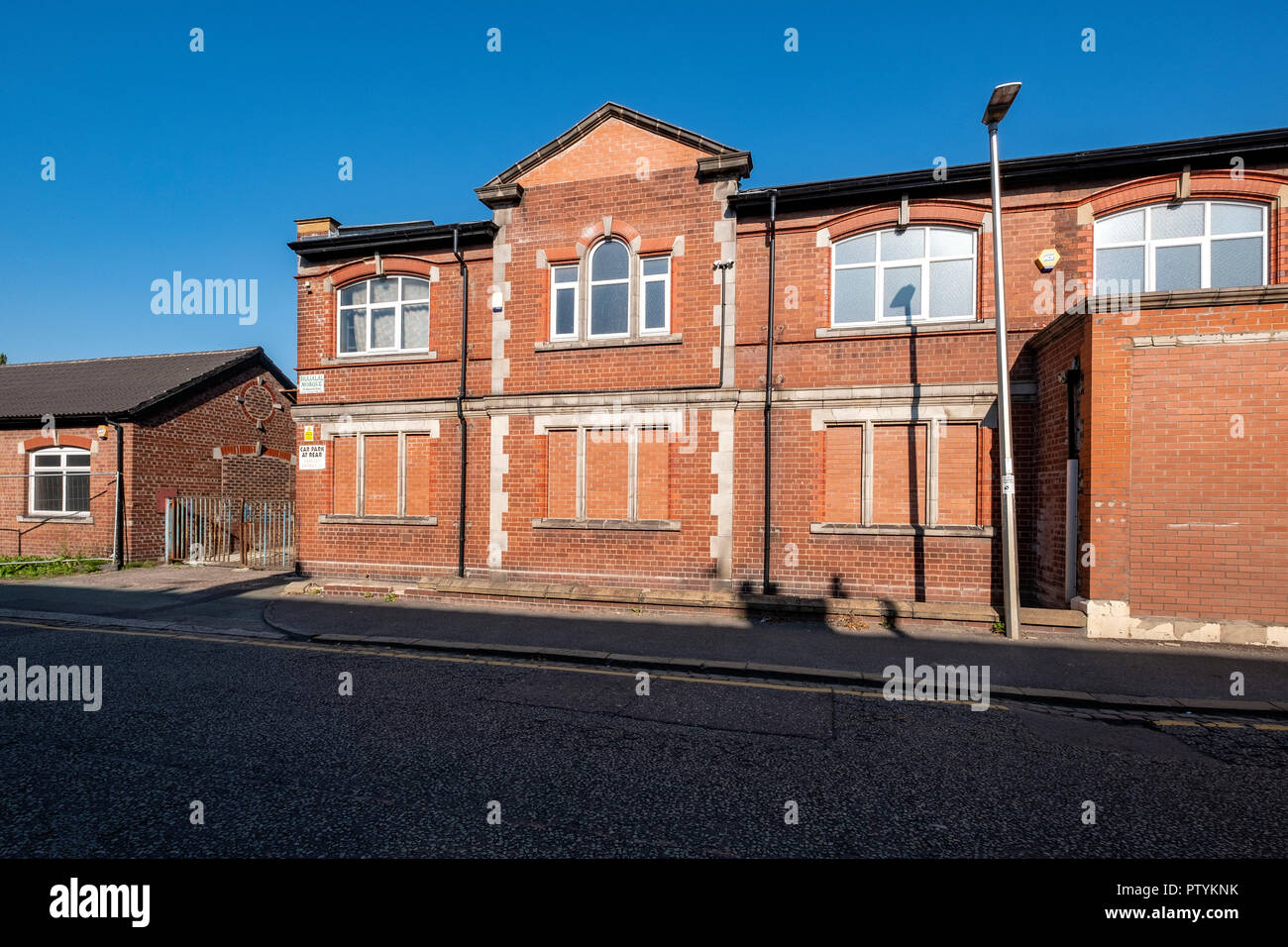Sjajalal Mosque in Crewe Cheshire UK Stock Photo - Alamy