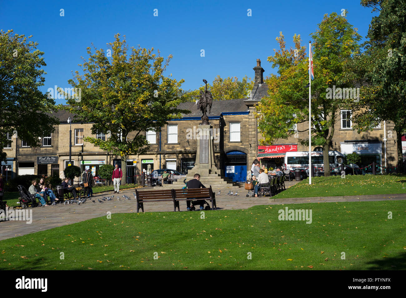 Glossop hi-res stock photography and images - Alamy