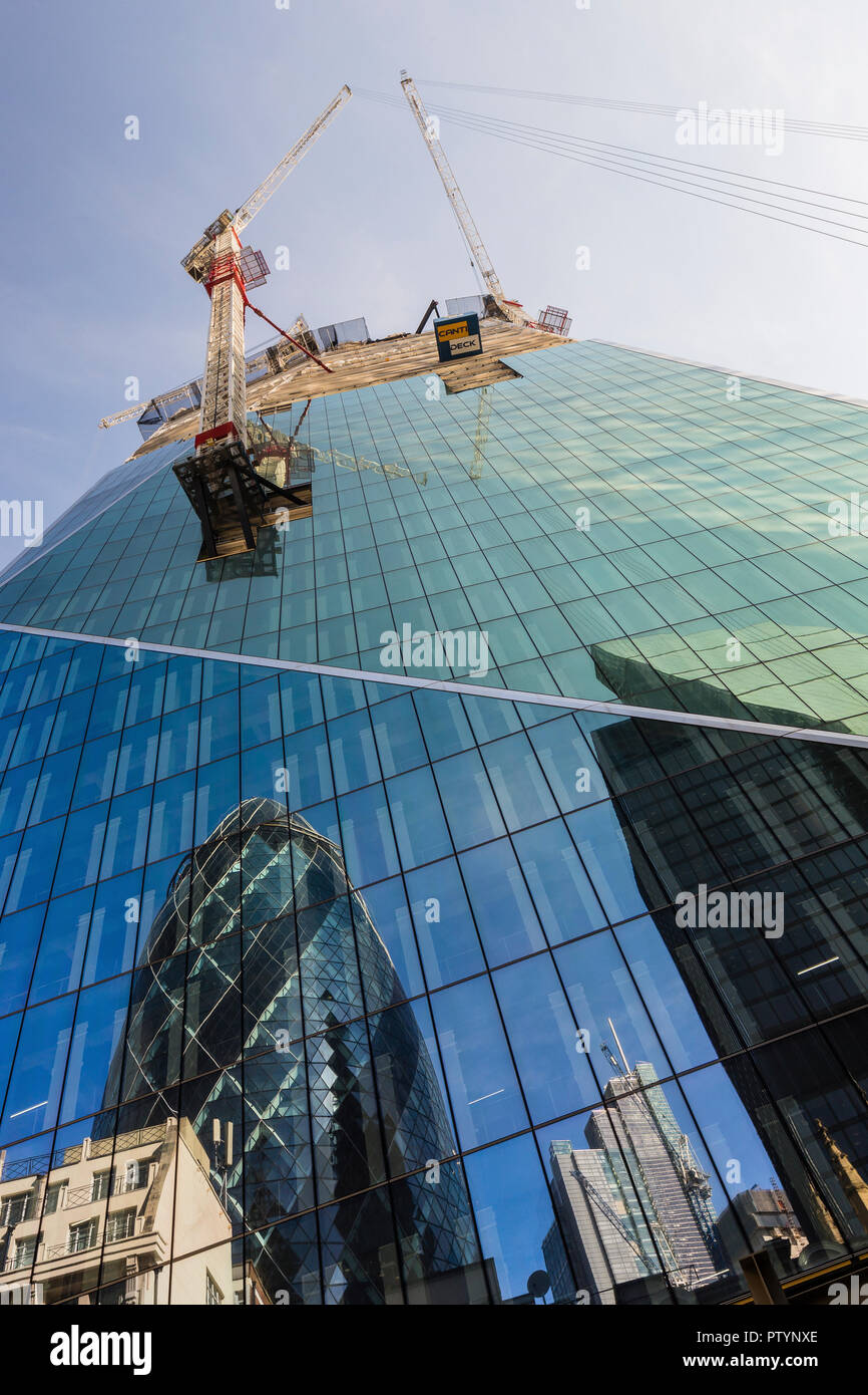Construction of "The Scalpel" skyscraper in Lime Street, London Stock ...