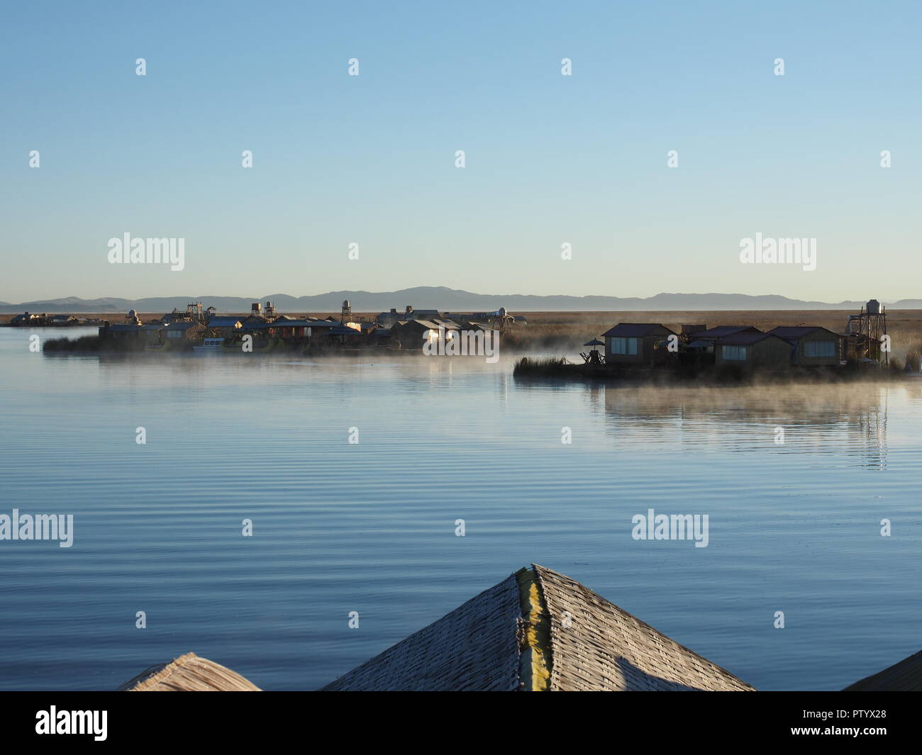 Lake Titicaca straddles the border between Peru and Bolivia in the ...