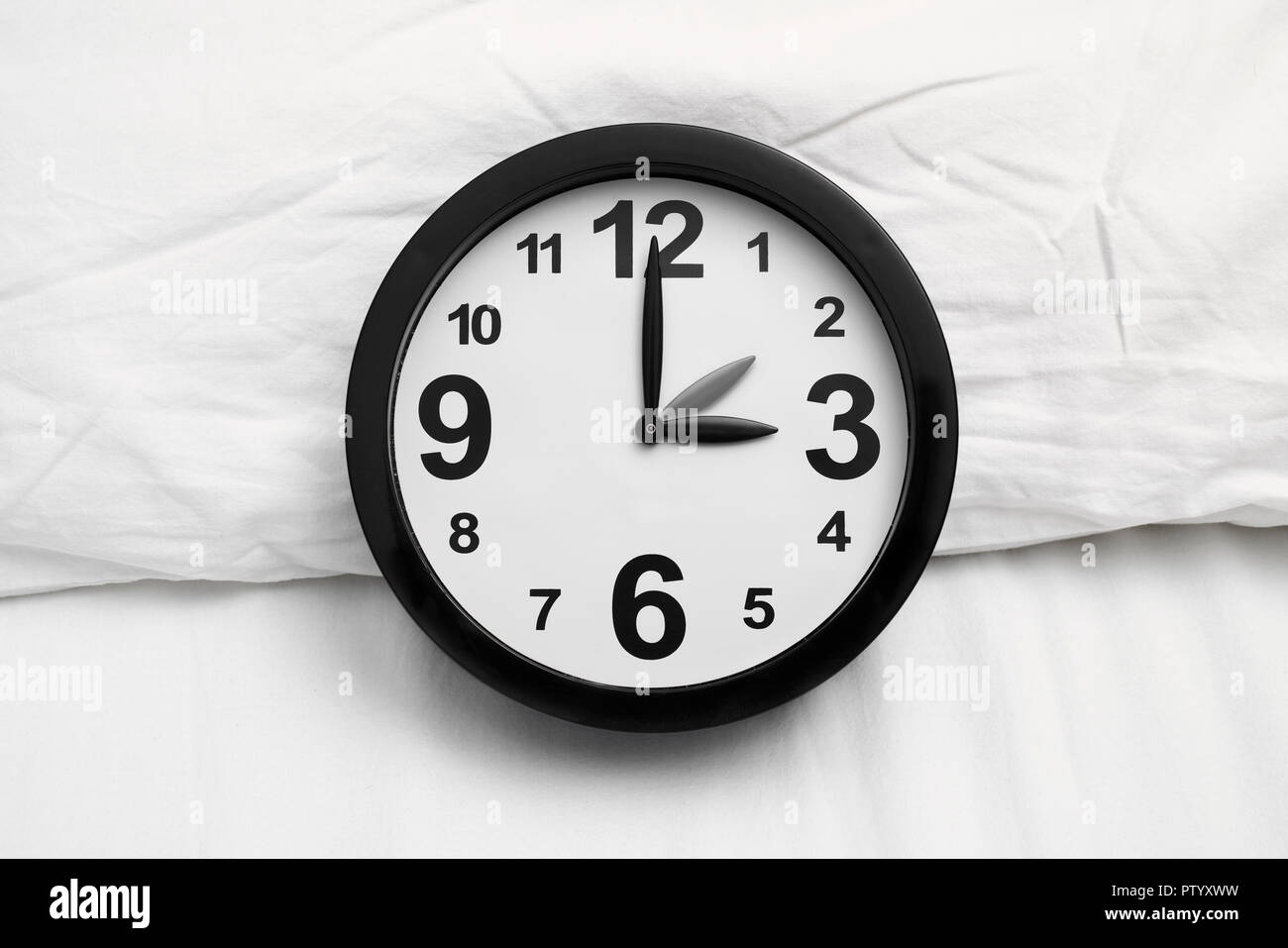 Spring forward clock hi-res stock photography and images - Alamy